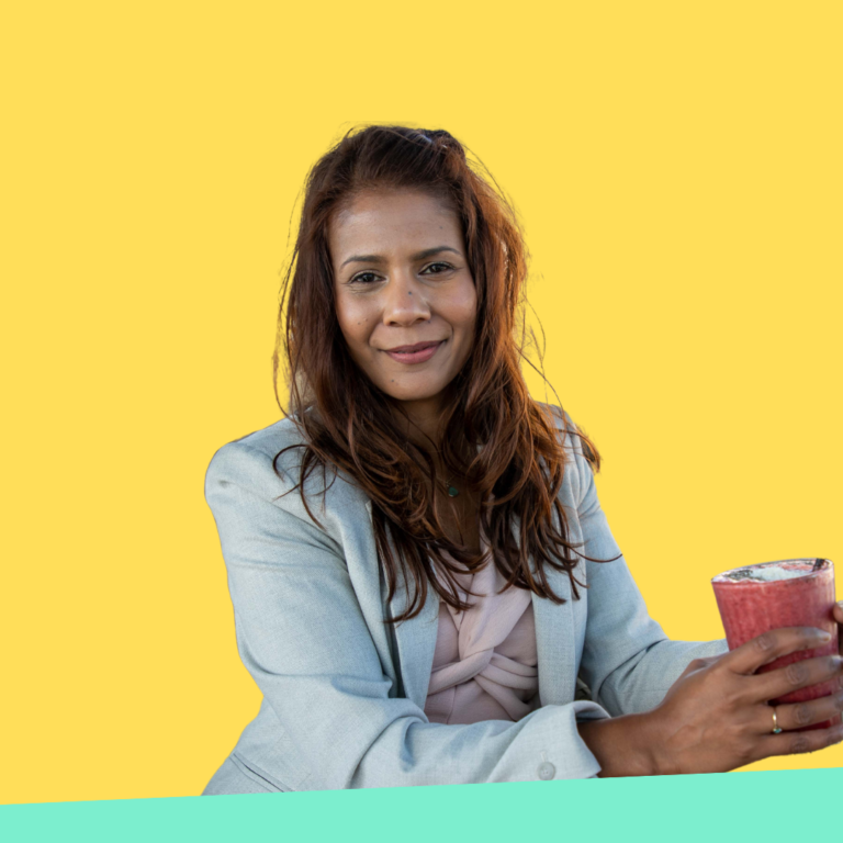Contact - Rowena Social Media